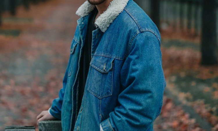 6 Inspirasi Outfit Denim Style yang Kece dan Kekinian - Azzam Industri